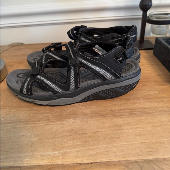 MBT | Shoes | Ln Mbt Rocker Womens Sandals 995 | Poshmark